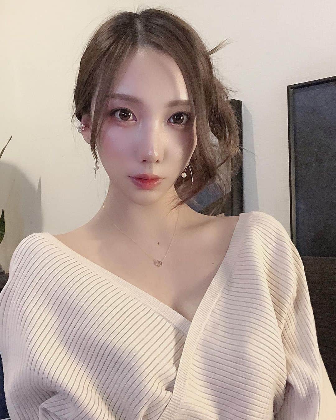 ざわちんさんのインスタグラム写真 - (ざわちんInstagram)「最近ハーフアップにハマってる ️ みんなはどの髪型好き？☺️ #簡単 ...