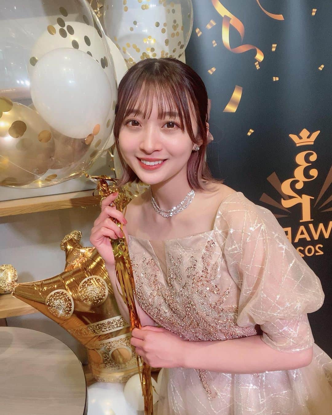 渡邉幸愛さんのインスタグラム写真 - (渡邉幸愛Instagram)「______ 321AWARDありがとうございました👑 とっても素敵な空間で 会場にいられたことがとても幸せでした😌 これ ...