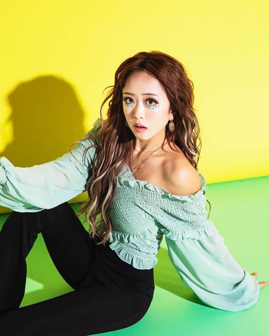 大木美里亜（みりちゃむ）さんのインスタグラム写真 - (大木美里亜（みりちゃむ）Instagram)「SPIRALGIRLの企画の第二弾公開されました😳 洋服は、もちろん激カワ出し、みんなの ...