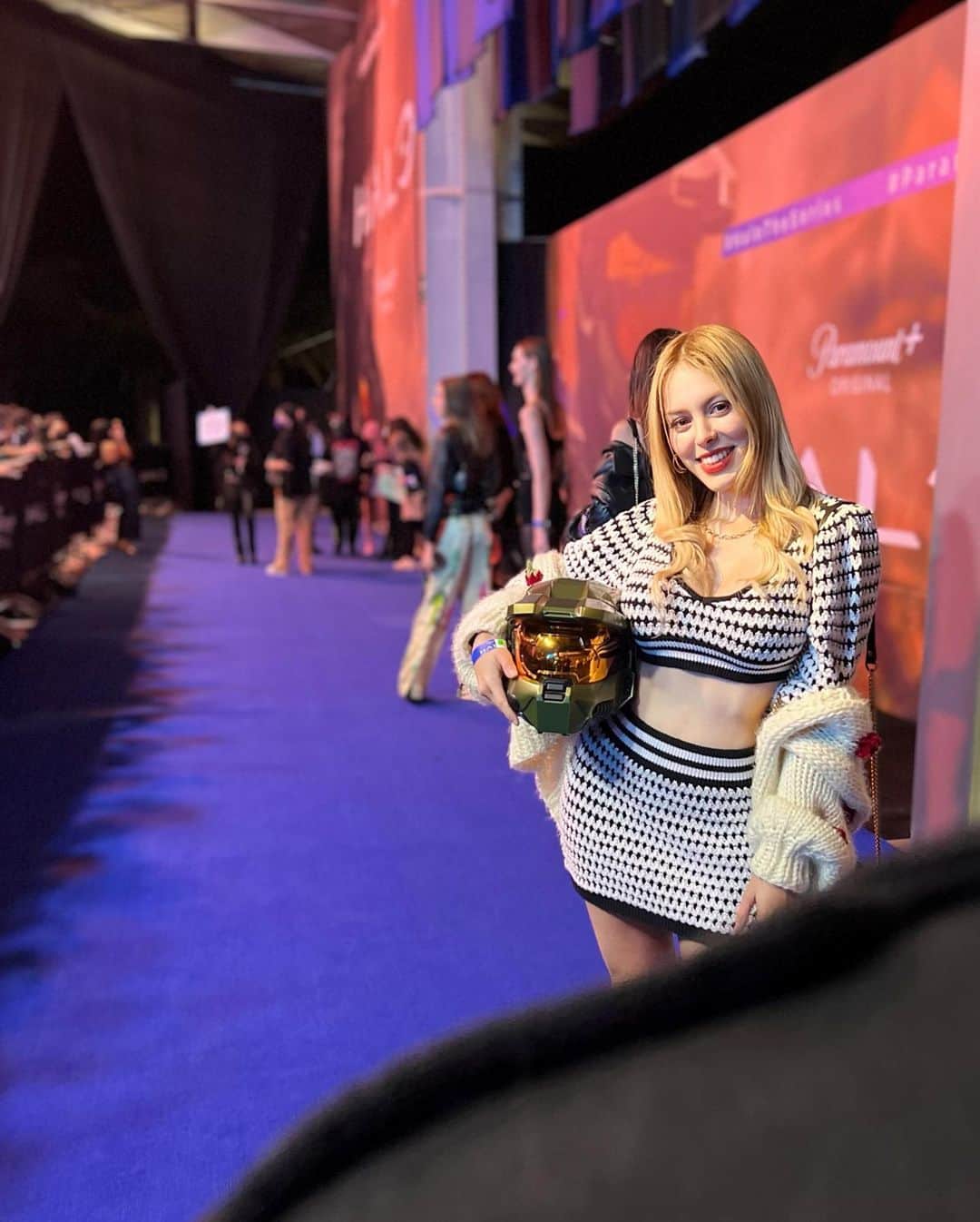 Nadya Antonさんのインスタグラム写真 - (Nadya AntonInstagram)「@halotheseries ...