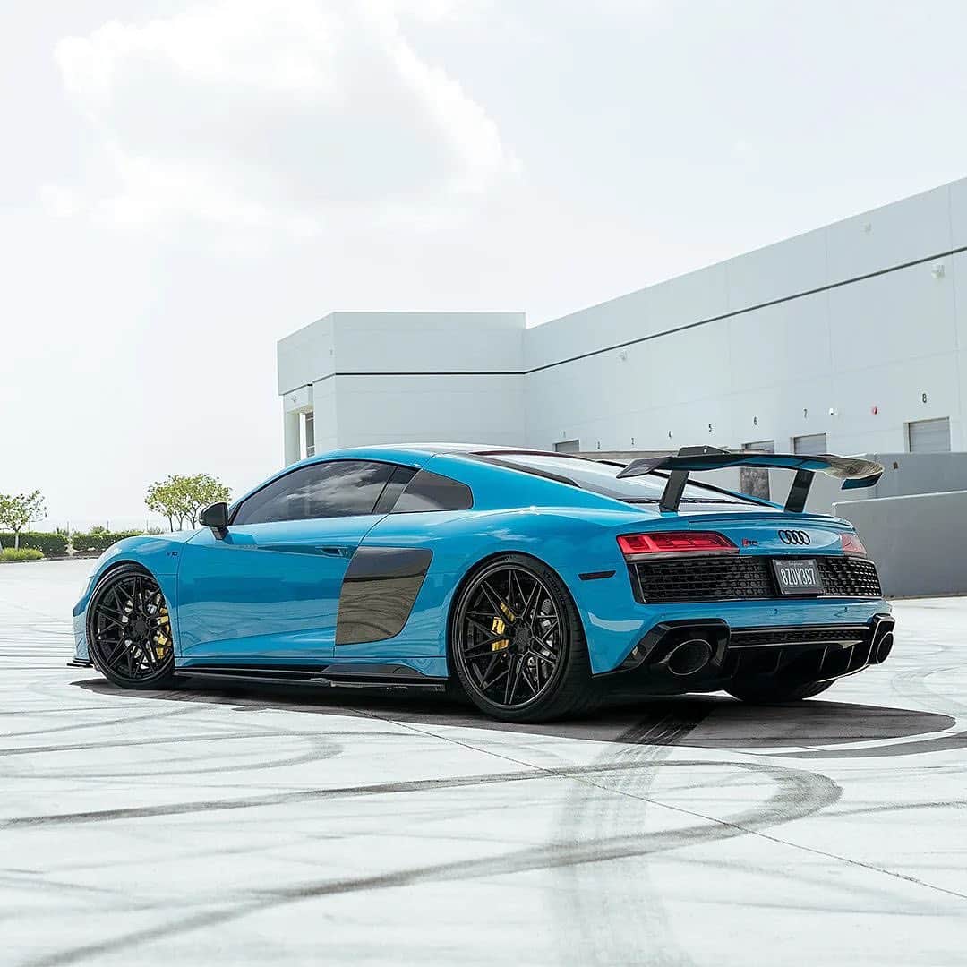 CarsWithoutLimitsさんのインスタグラム写真 - (CarsWithoutLimitsInstagram)「Miami Blue ...