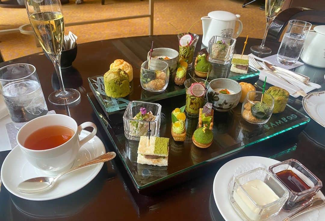 小町ねねさんのインスタグラム写真 - (小町ねねInstagram)「打ち合わせしてきた。 アフタヌーンティー頼む必要あるのか？って思ったけど ...