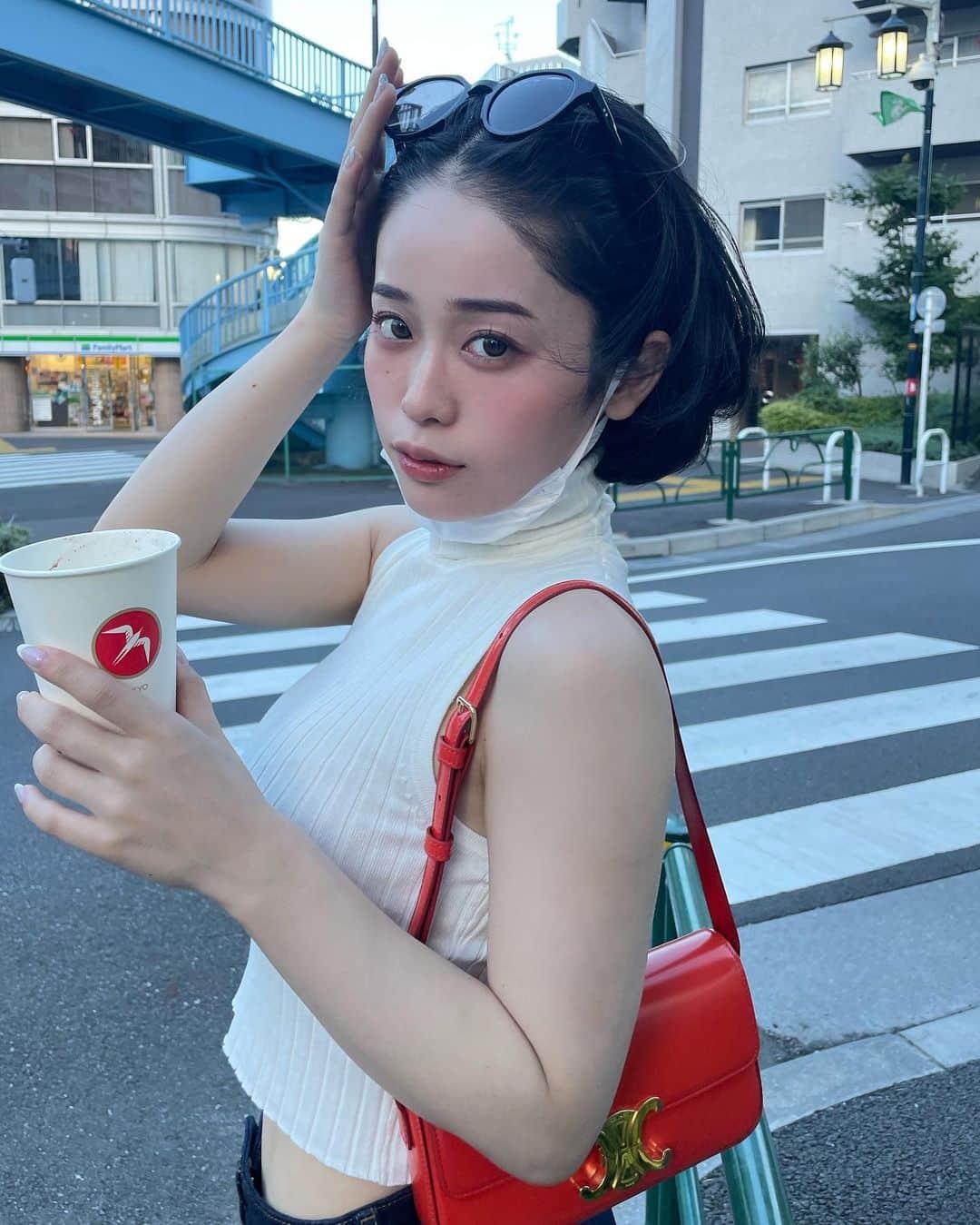 MINAMOさんのインスタグラム写真 - (MINAMOInstagram)「今日ずっと溜めてたダボダボのジーンズ達をやっとお直ししに行けまし ...