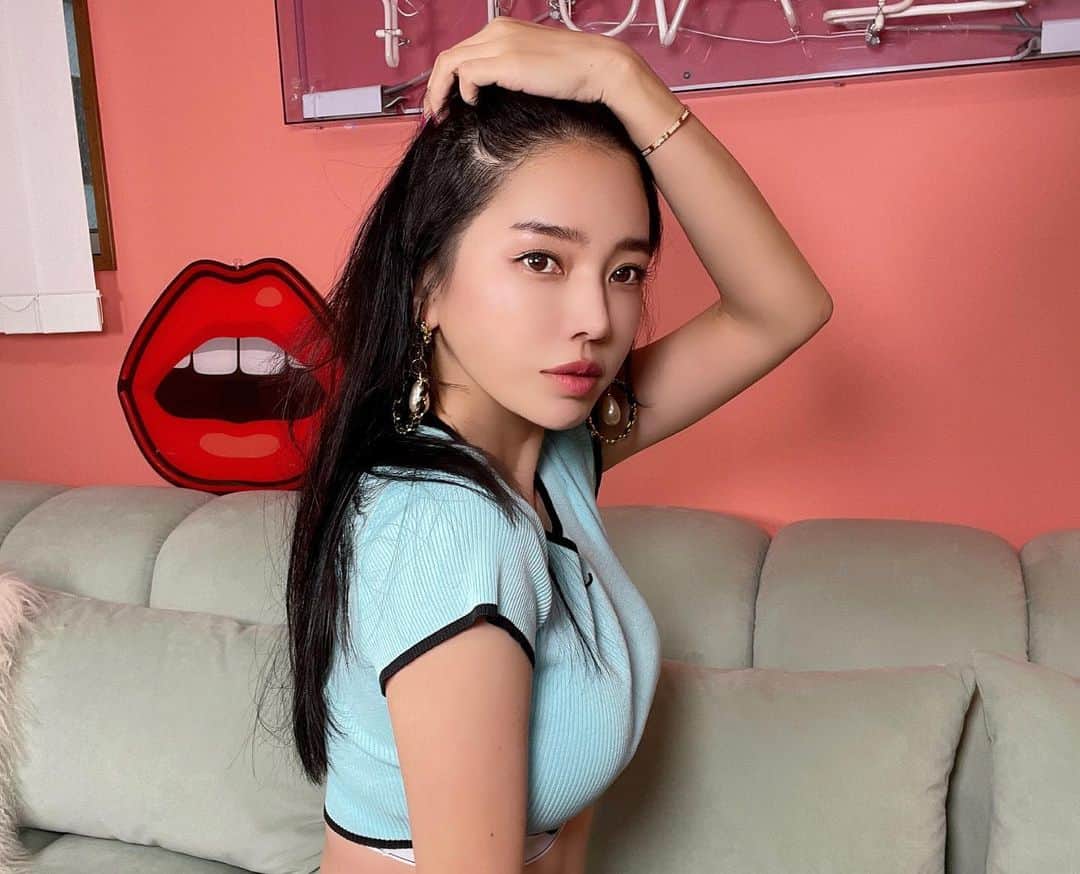 megbabyさんのインスタグラム写真 - (megbabyInstagram)「何枚目のmegbabyが好き？🫣🧊💎💘 今日はmegbaby ...