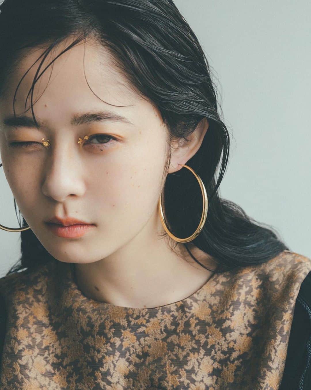 土田瑠美さんのインスタグラム写真 - (土田瑠美Instagram)「ANEMONE 2022-2023AW New visual hair makeさせて頂きました🍂 accessory ...