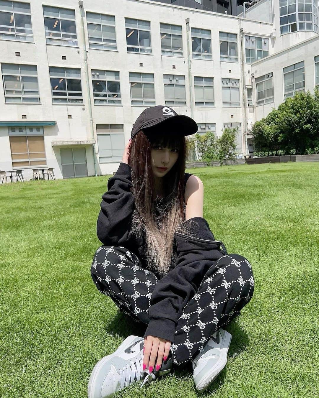 山本望叶さんのインスタグラム写真 - (山本望叶Instagram)「#ootd #code #コーデ #ブラックコーデ #モノトーンコーデ #キャップ #gyda #egoist #nike ...