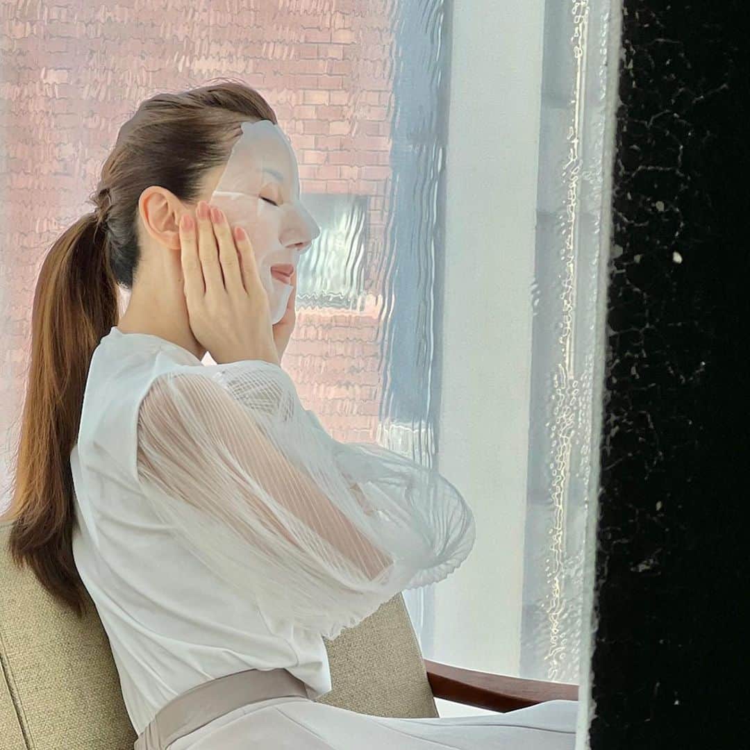 君島十和子さんのインスタグラム写真 - (君島十和子Instagram)「・ MAQUIA10月号 数十枚、 全て違うブランドの シートマスクを 「それぞれのお悩みに合わせて」 私が厳選お勧め ...