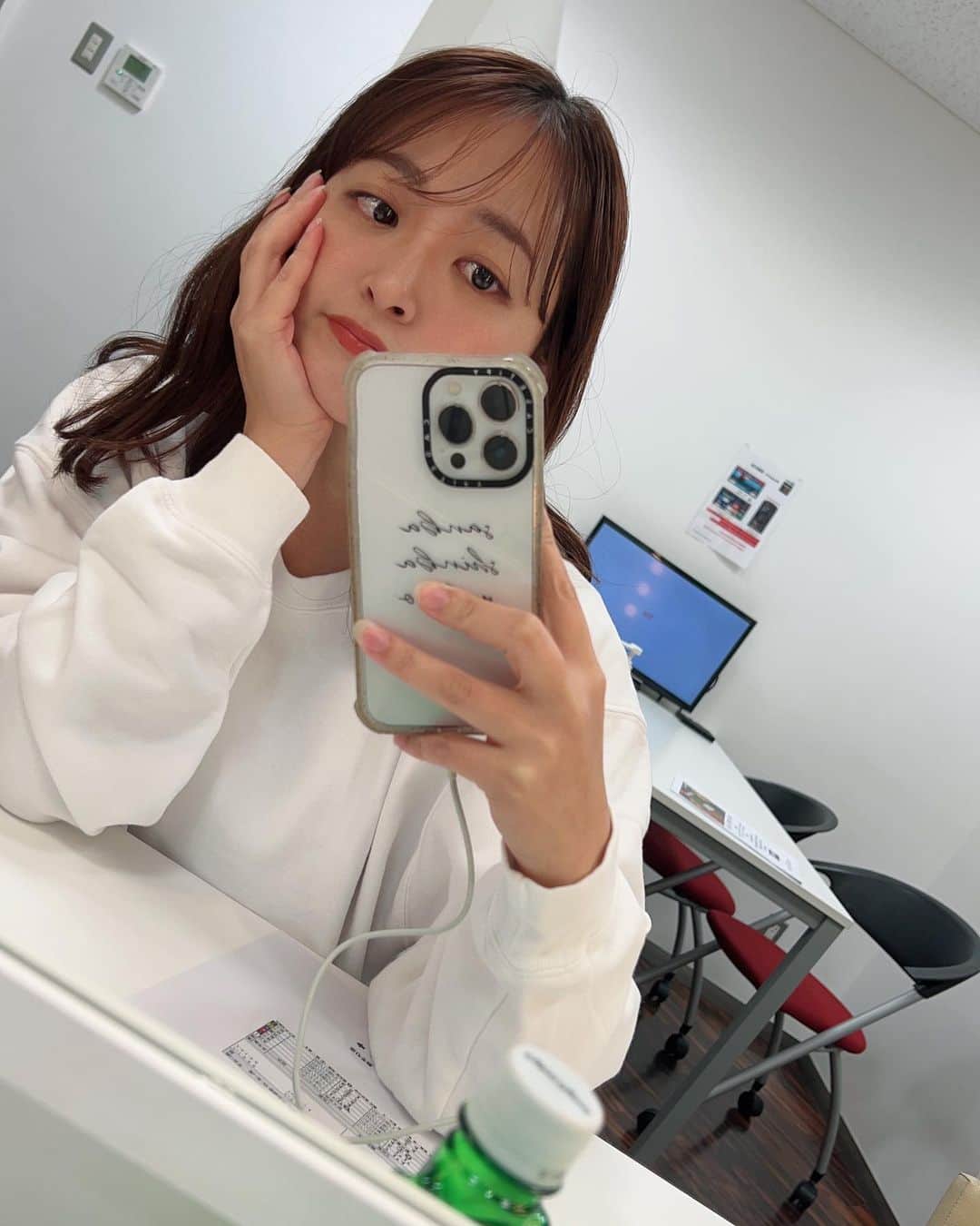 柳瀬さきさんのインスタグラム写真 - (柳瀬さきInstagram)「Abema『ミッドナイト競輪』 ありがとうございました🚴 衣装は赤だけど ...