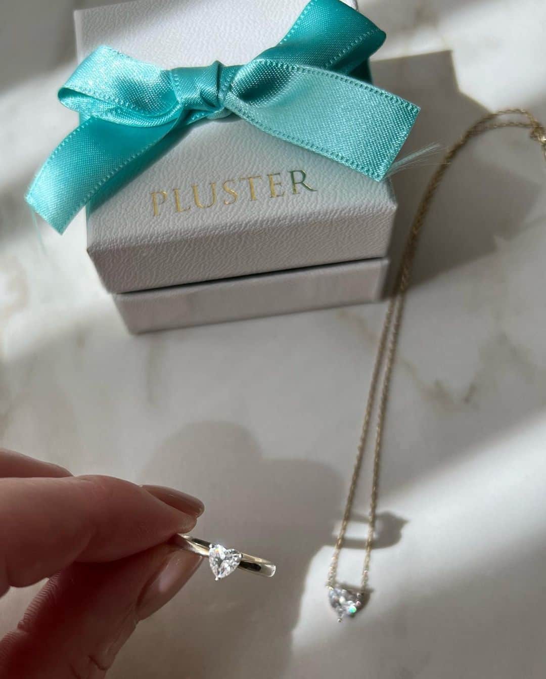 ImotoEtsuyo さんのインスタグラム写真 - (ImotoEtsuyo Instagram)「#おはようございます ・ ・ お気に入りの @pluster.jp のピアスと ネックレス ...