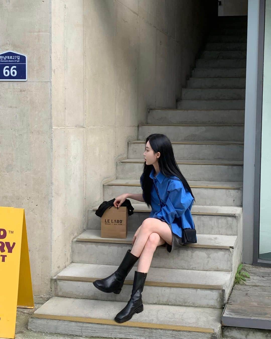 キム・ダビンさんのインスタグラム写真 - (キム・ダビンInstagram)「이상한 각도에도 어케든 찍어보겠다고」9月22日 22時01分 ...
