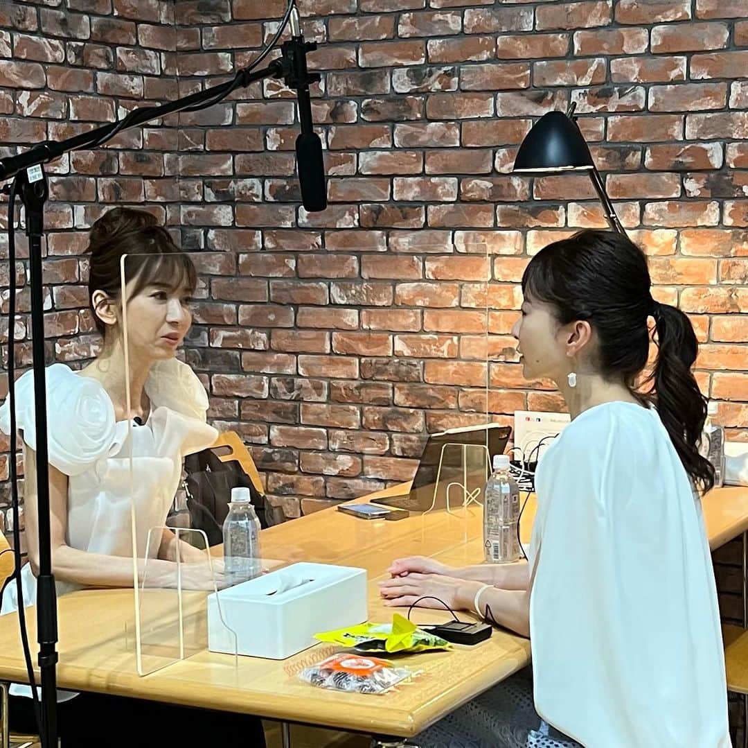 君島十和子さんのインスタグラム写真 - (君島十和子Instagram)「・ 絶賛発売中のMAQUIA10月号の撮影 そして、同時に 石井美保様と @miho_ishii 「聴くMAQUIA ...