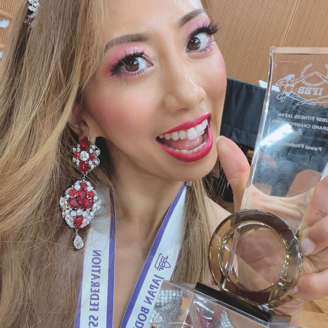 安井友梨さんのインスタグラム写真 - (安井友梨Instagram)「JBBF FITNESS JAPAN GRAND CHAMPIONSHIPS 2022 3連覇させて頂きました。 日頃、私 ...