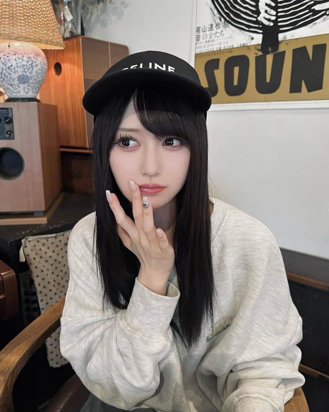 山本望叶さんのインスタグラム写真 - (山本望叶Instagram)「みんな今日はなにしたの？ #ootd #code #コーデ #秋服 #キャップ #スウェット #celine #emoda ...