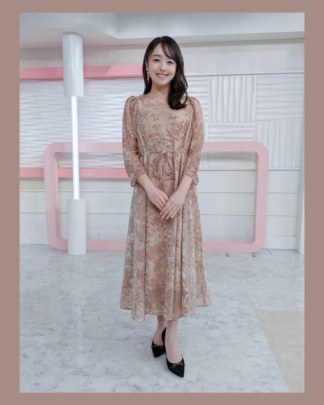 米澤かおりさんのインスタグラム写真 - (米澤かおりInstagram)「. Oha!4一週間の衣装です👗 街ではクリスマスソングが 聞こえてきましたね🎄🎶 寒いのは苦手ですが、 大好きな ...
