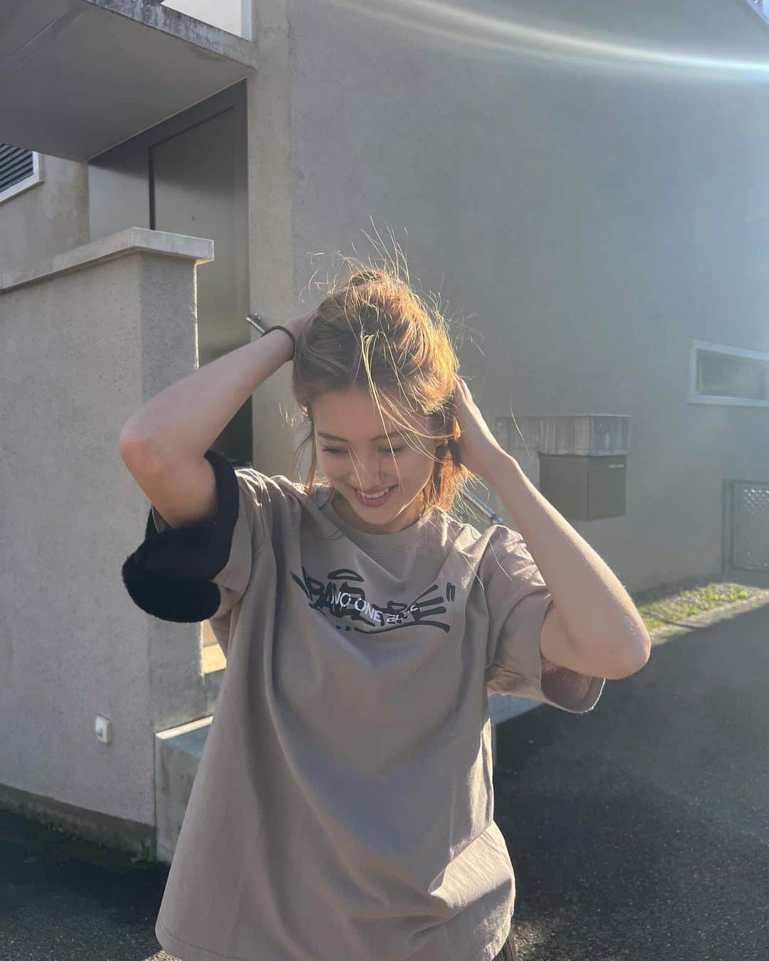 サクラ・キルシュさんのインスタグラム写真 - (サクラ・キルシュInstagram)「windy day today ٩( ᐛ )و 皆さん ...