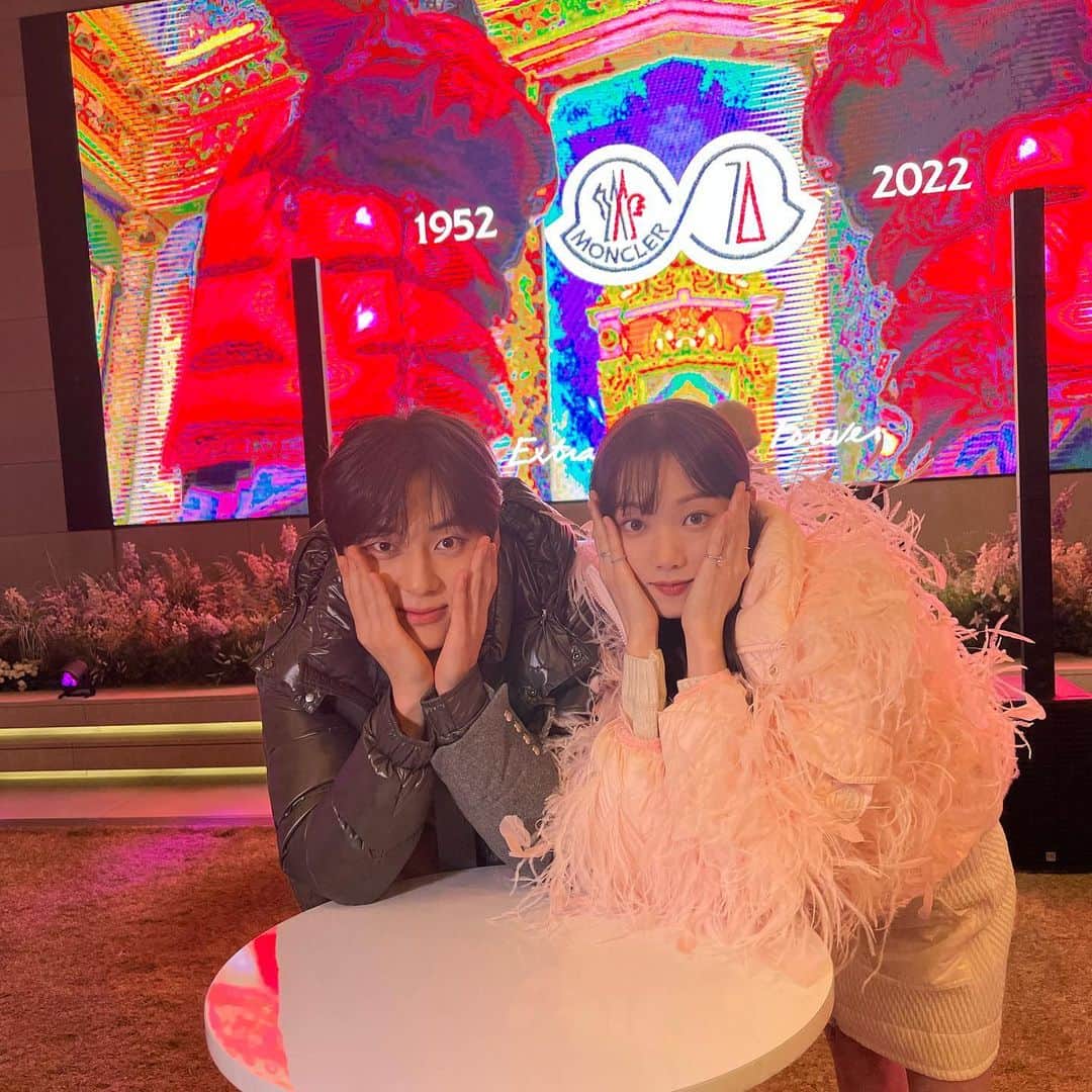 イ・ソンギョンさんのインスタグラム写真 - (イ・ソンギョンInstagram)「옵티머스황을 또 조종하였다 오바🫡」11月19日 18時 ...