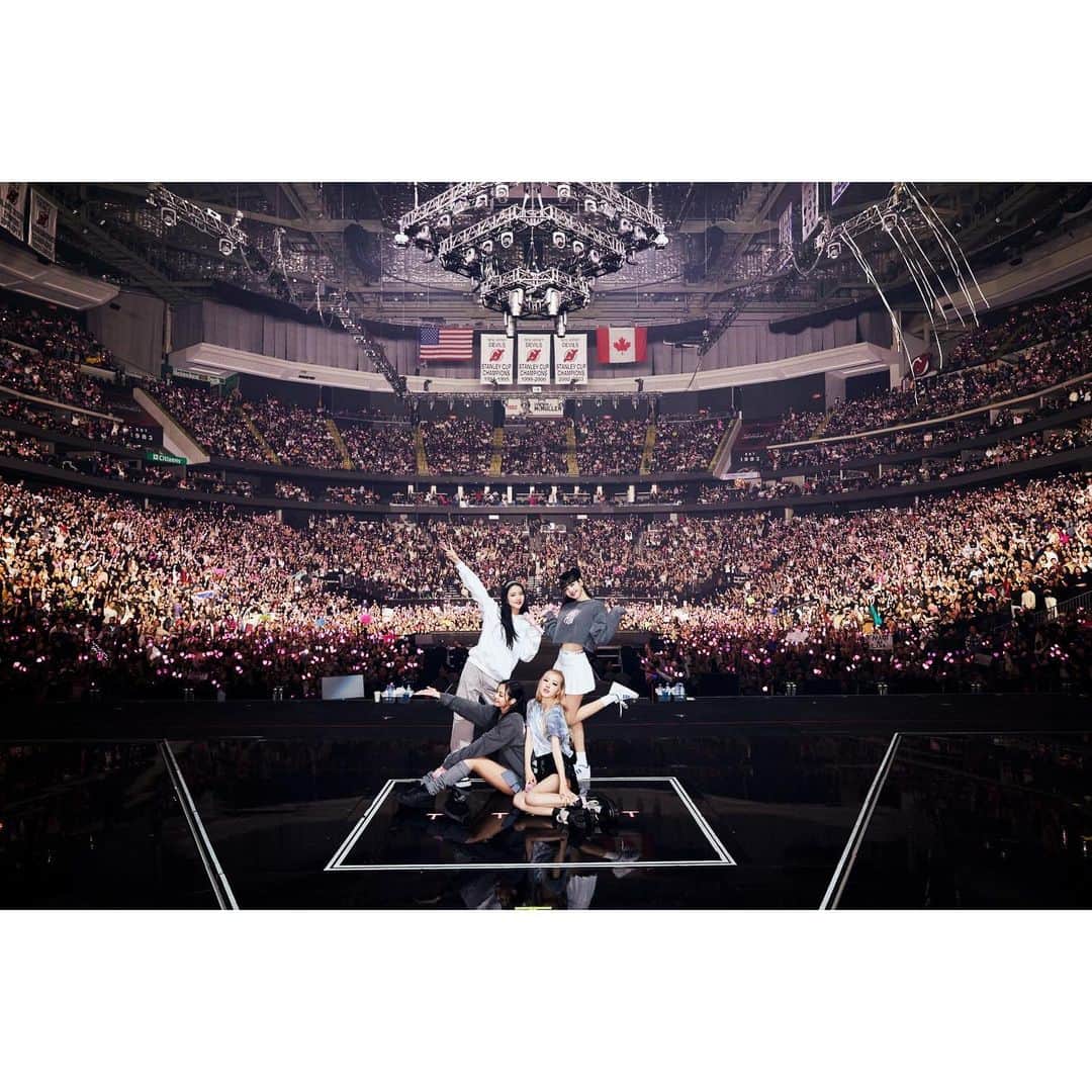 ジェニーさんのインスタグラム写真 - (ジェニーInstagram)「Newark🌹You guys rocked . Last city ...