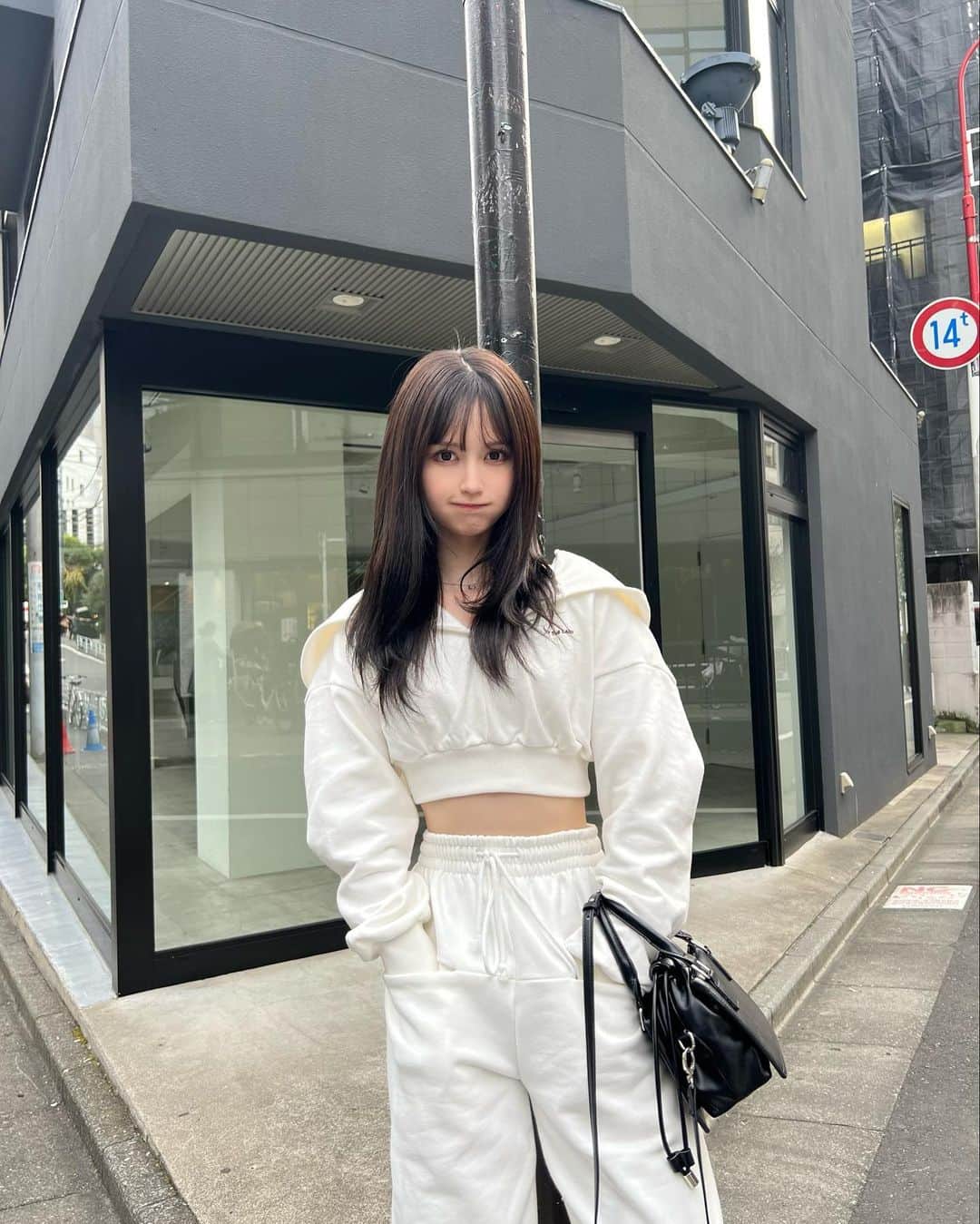 山本望叶さんのインスタグラム写真 - (山本望叶Instagram)「セットアップ好き🥰 #ootd #code #コーデ #モノトーンコーデ #ホワイトコーデ #セットアップ ...