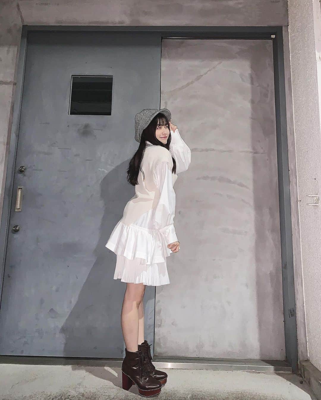 早川渚紗さんのインスタグラム写真 - (早川渚紗Instagram)「. SNIDEL着るといい女になれる ️ ️ . . #snidelワンピース #ca4la #キャスケットコーデ」11月 ...