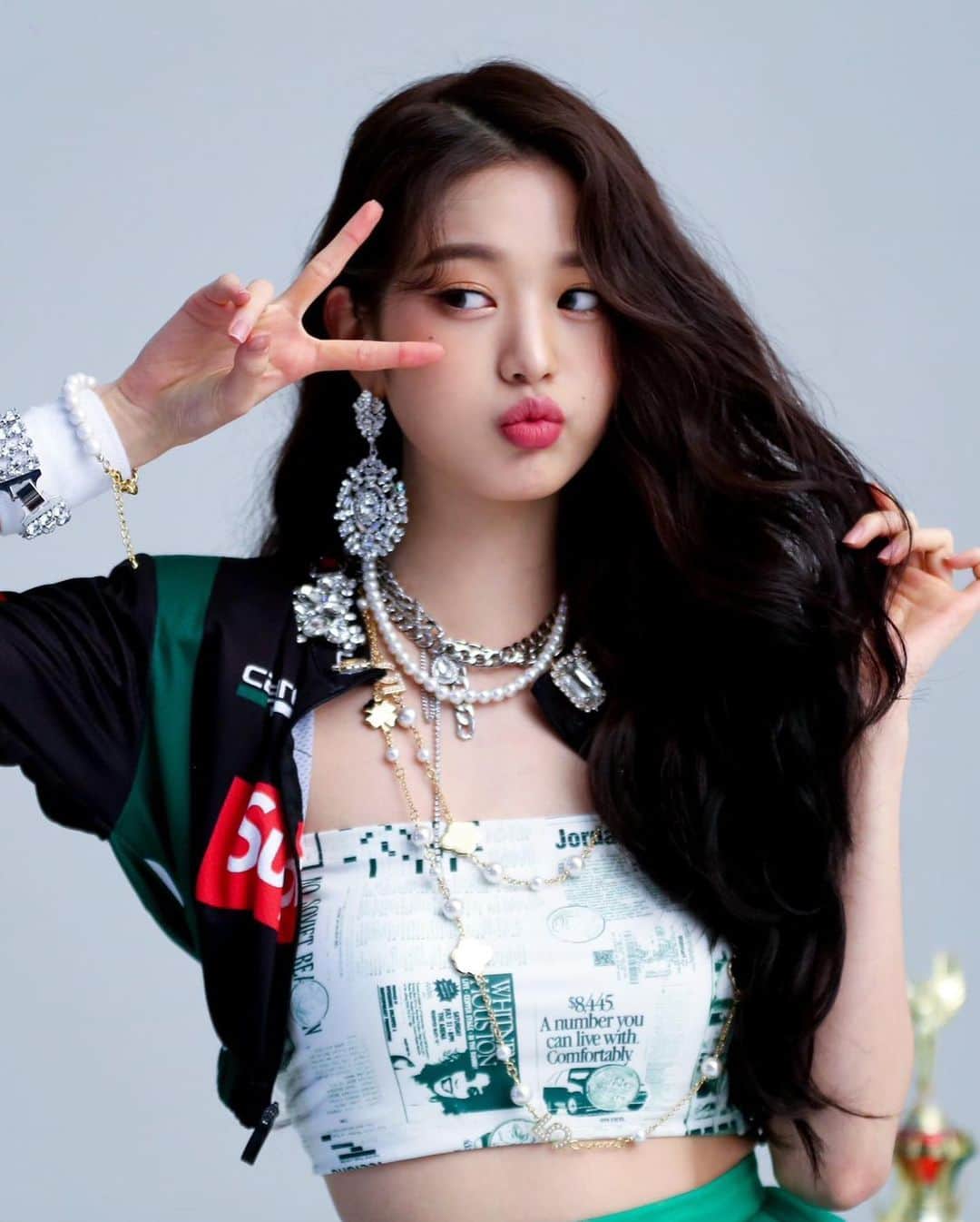 チャン・ウォニョンさんのインスタグラム写真 - (チャン・ウォニョンInstagram)「it’s been a year since wonyoung debuted, there are ...