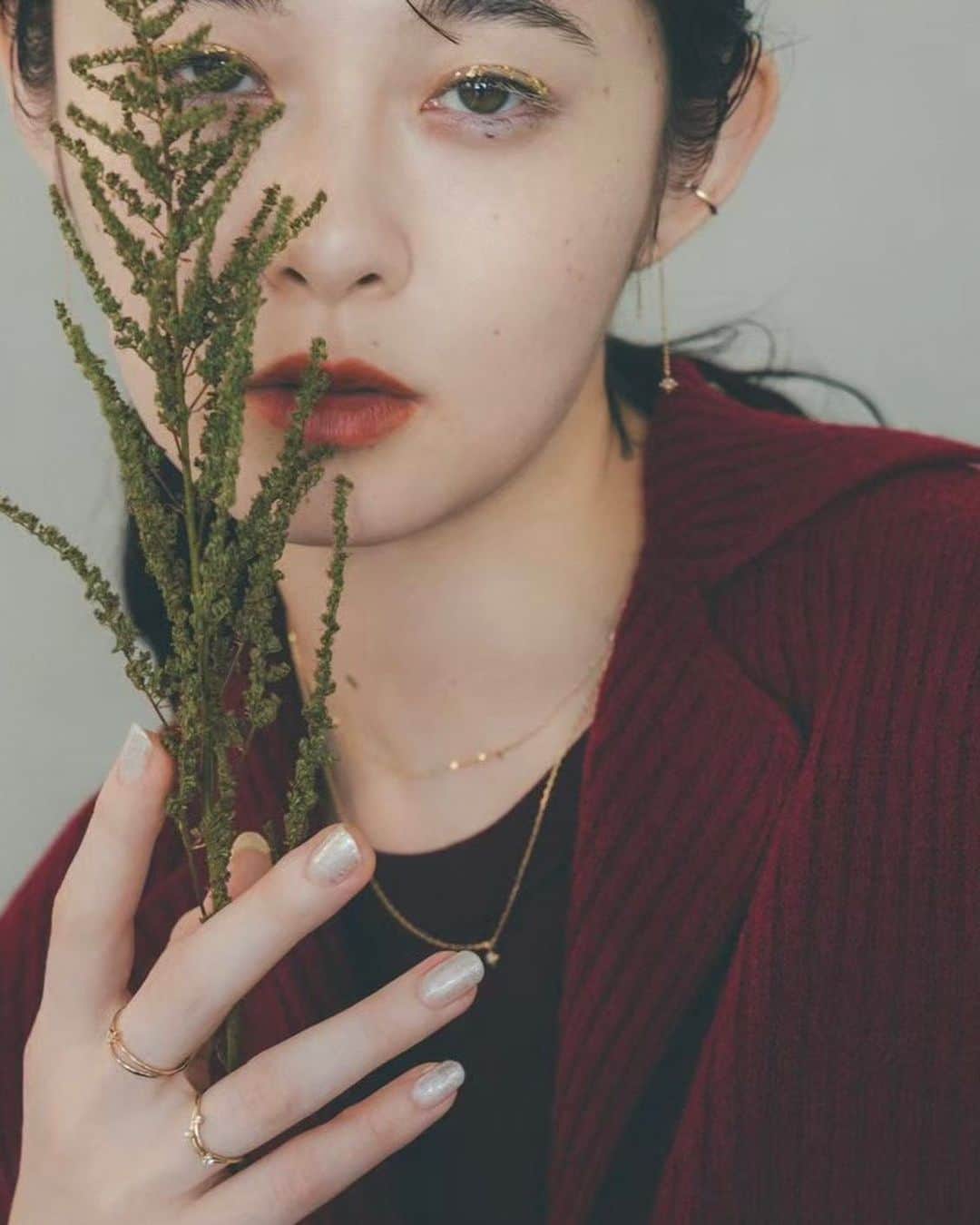 土田瑠美さんのインスタグラム写真 - (土田瑠美Instagram)「ANEMONE 2022-2023AW New visual ホリデーシーズンのアクセサリーも どれもとっても素敵🎄 AW ...