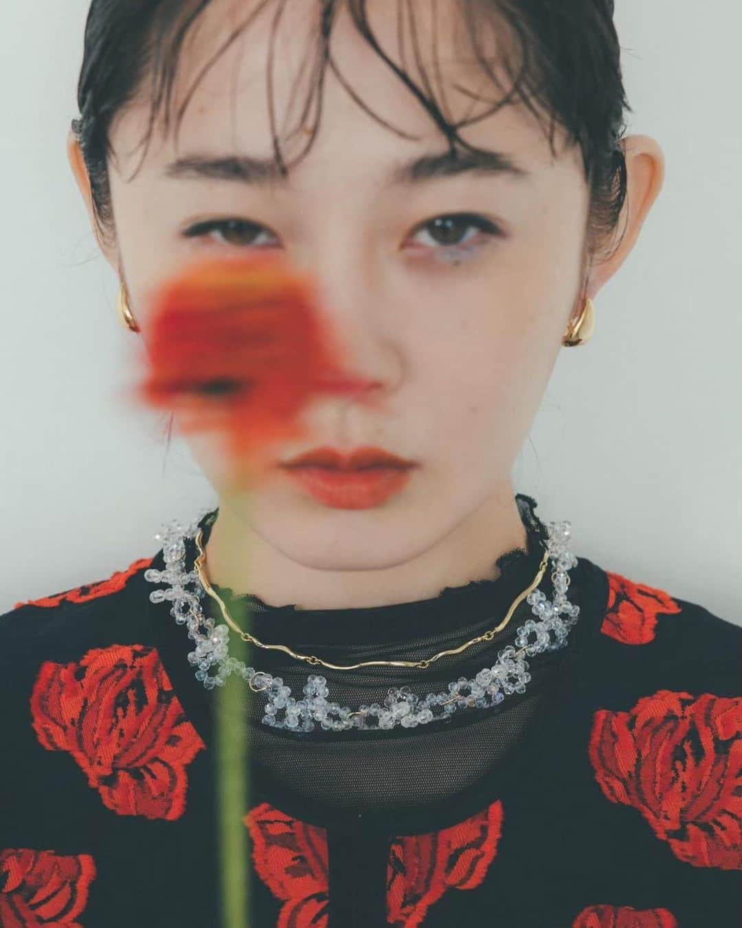 土田瑠美さんのインスタグラム写真 - (土田瑠美Instagram)「ANEMONE 2022-2023AW New visual ホリデーシーズンのアクセサリーも どれもとっても素敵🎄 AW ...