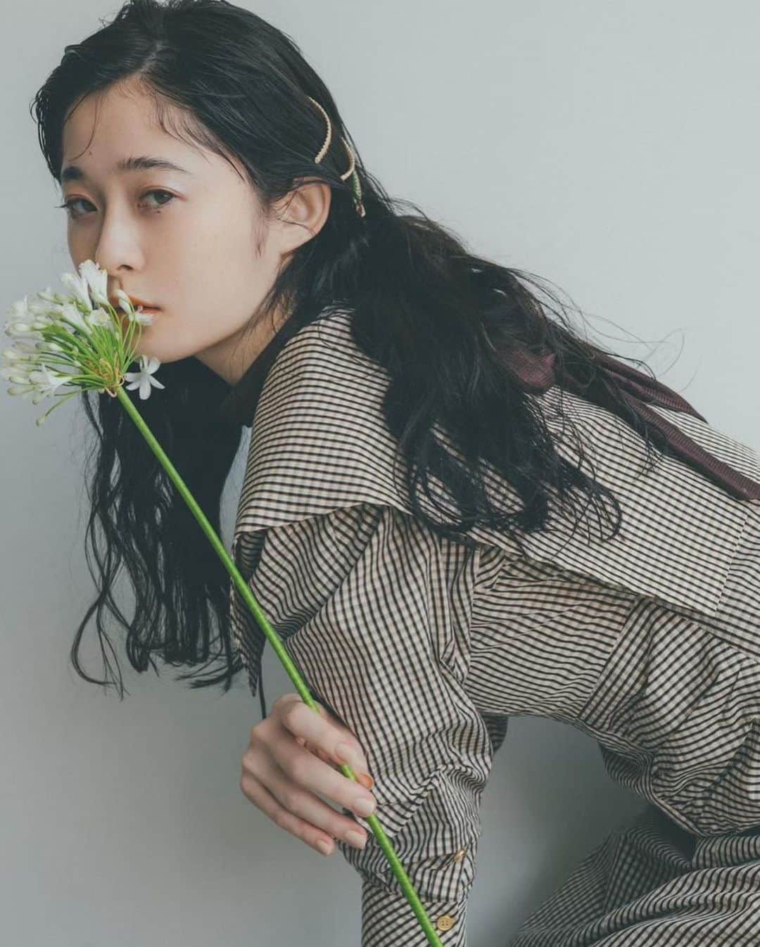 土田瑠美さんのインスタグラム写真 - (土田瑠美Instagram)「ANEMONE 2022-2023AW New visual ホリデーシーズンのアクセサリーも どれもとっても素敵🎄 AW ...