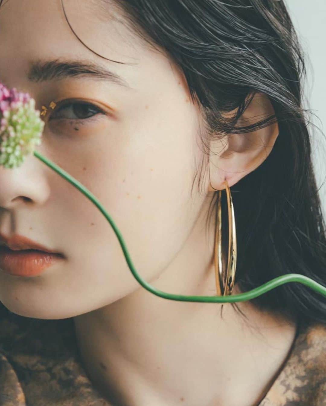 土田瑠美さんのインスタグラム写真 - (土田瑠美Instagram)「ANEMONE 2022-2023AW New visual ホリデーシーズンのアクセサリーも どれもとっても素敵🎄 AW ...