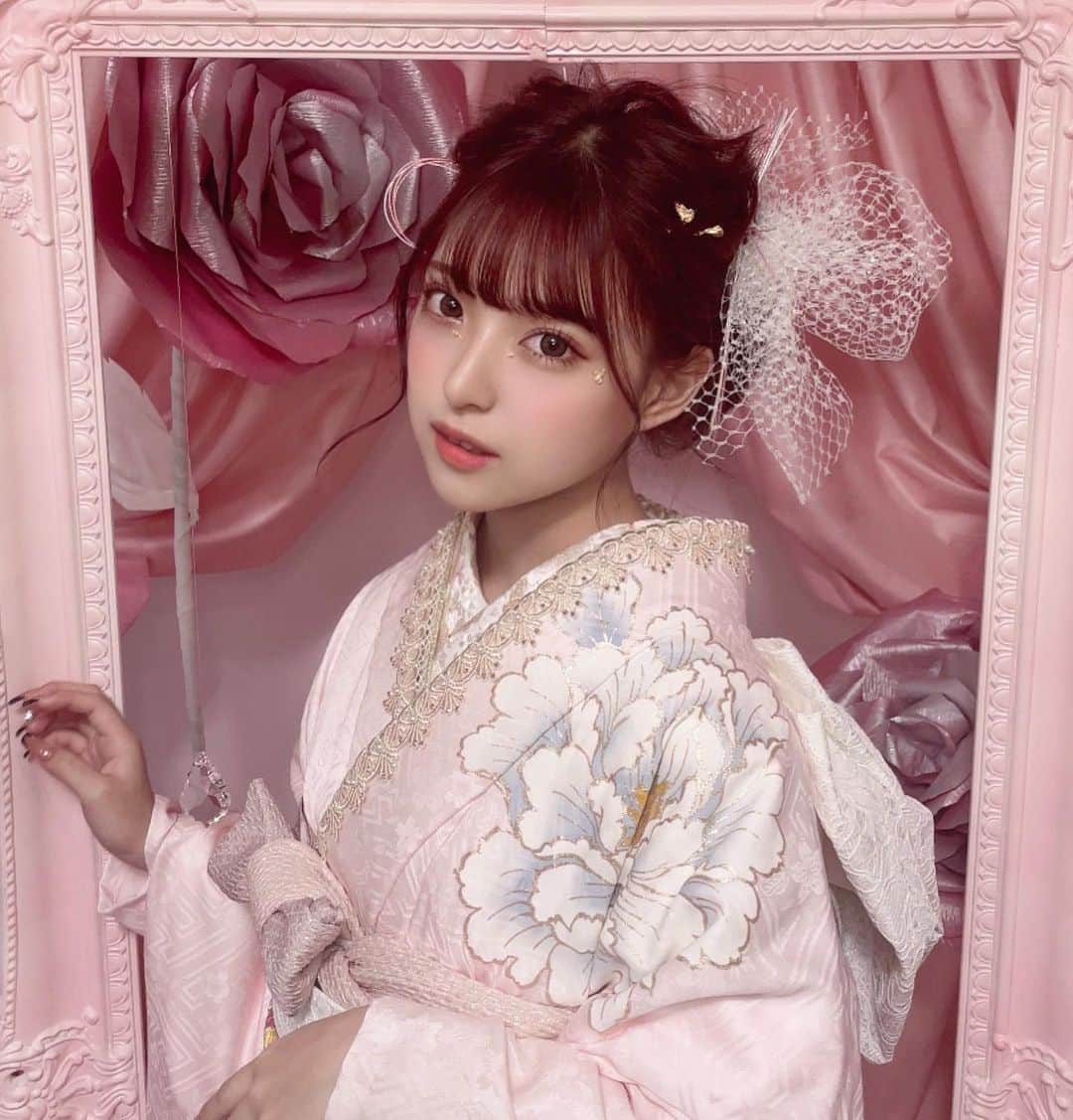 MINAMIさんのインスタグラム写真 - (MINAMIInstagram)「. 雑誌「LARME」055 Winterで 初の振袖撮影でした 🏻 振袖が本当に可愛くて本当に楽しかった‪‪ ︎ ...