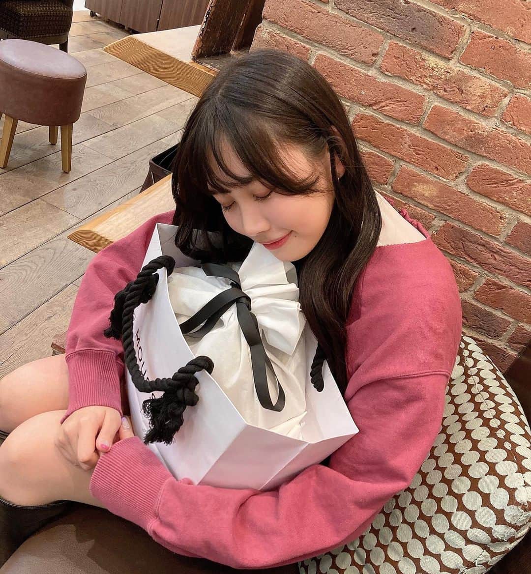 篠見星奈さんのインスタグラム写真 - (篠見星奈Instagram)「. 後輩ちゃんからのお誕生日プレゼント 後輩ちゃんは1月バースデーだから ...