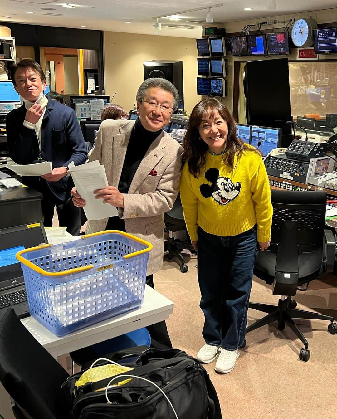 岩崎宏美さんのインスタグラム写真 - (岩崎宏美Instagram)「これから始まりまーす NHK-R1 ラジオ深夜便 ミッドナイトトーク ...