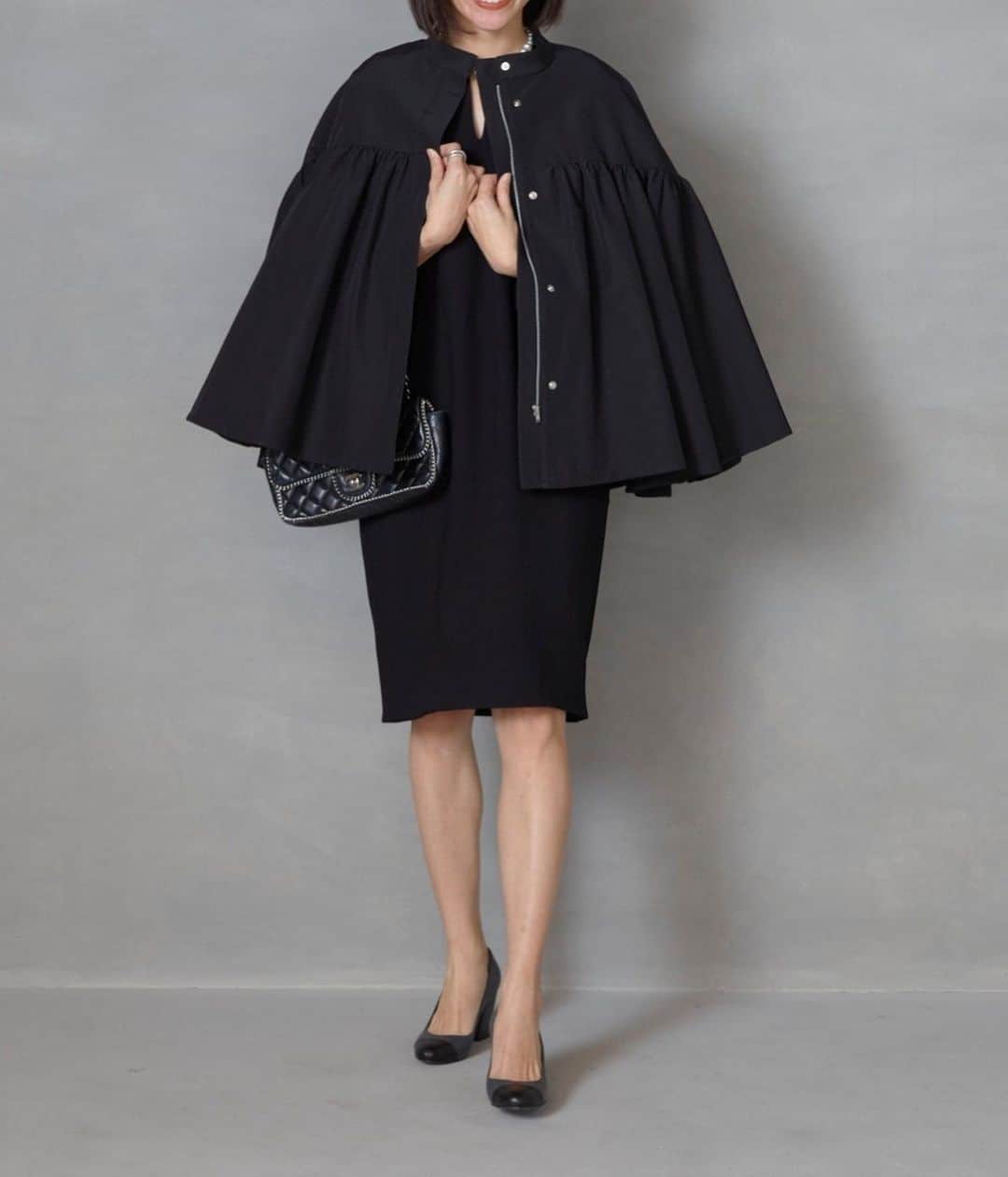 ayu kagawaさんのインスタグラム写真 - (ayu kagawaInstagram)「CAPE SLEEVE ONE-PIECE ...