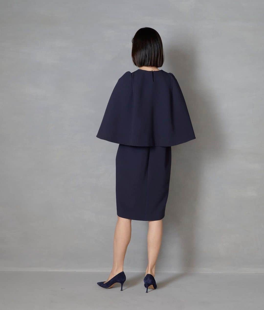 ayu kagawaさんのインスタグラム写真 - (ayu kagawaInstagram)「CAPE SLEEVE ONE-PIECE ...