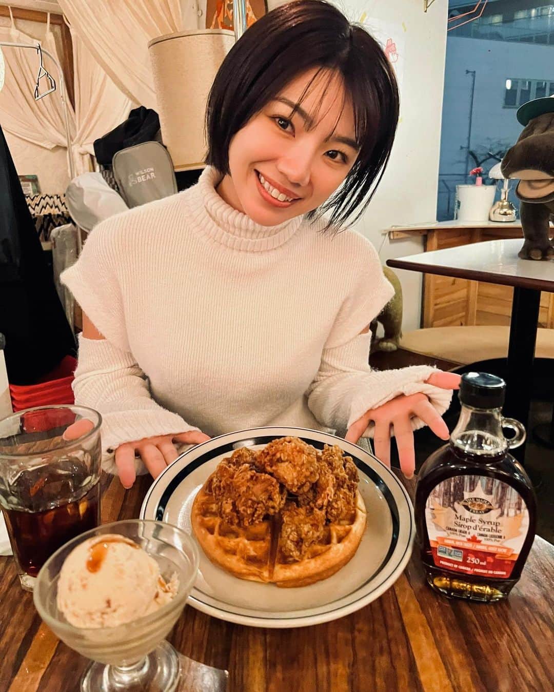 大川成美さんのインスタグラム写真 - (大川成美Instagram)「ワッフルチキン ︎おいしかった @mojainthehouse」1月31 ...
