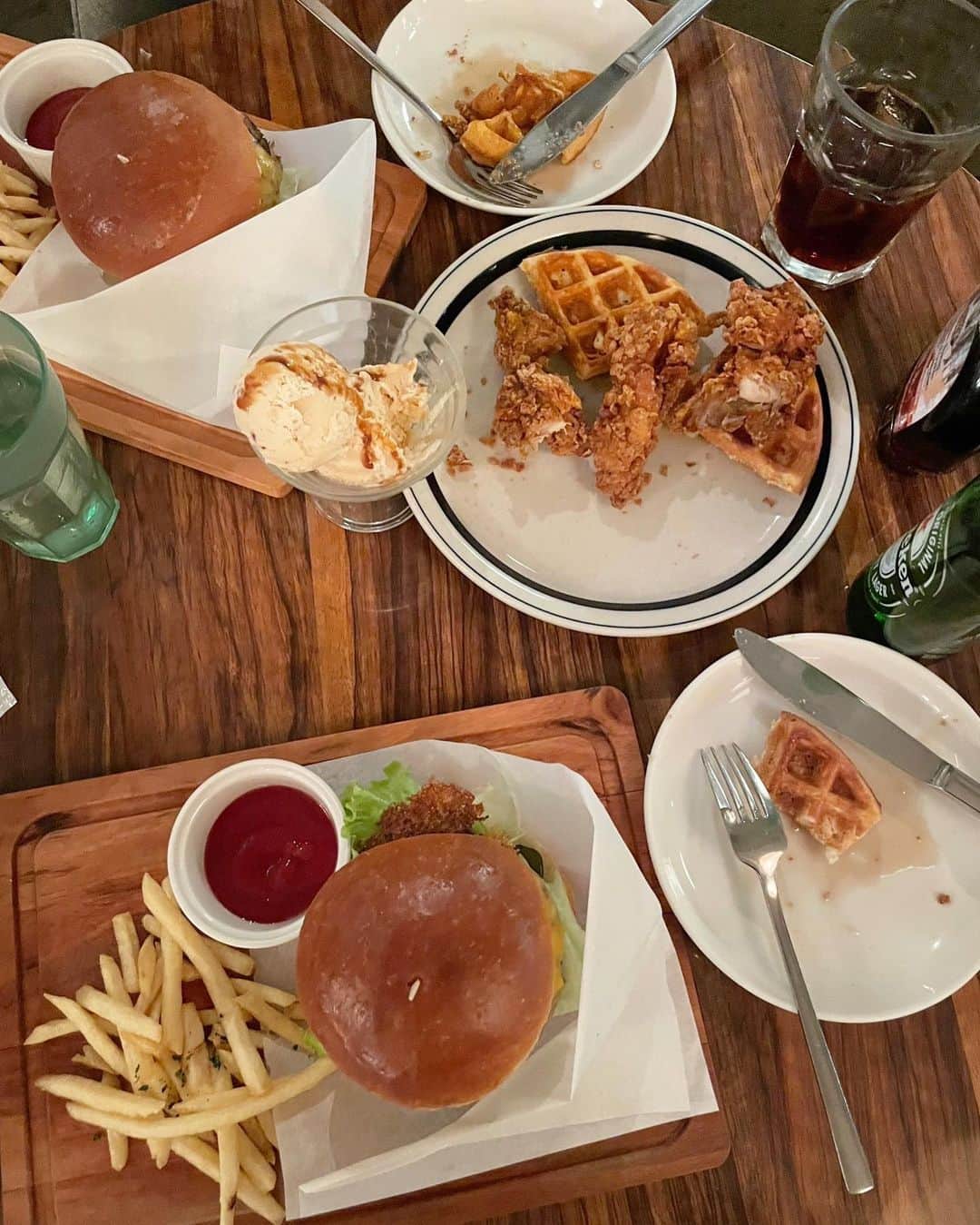 大川成美さんのインスタグラム写真 - (大川成美Instagram)「ワッフルチキン ︎おいしかった @mojainthehouse」1月31 ...