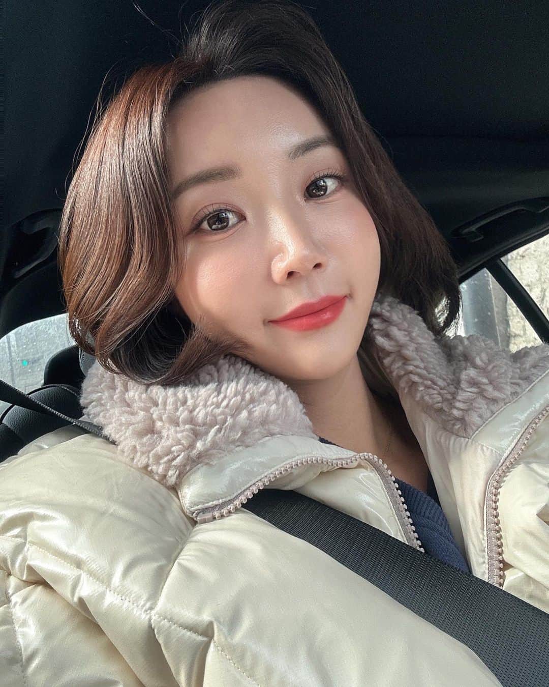 イ・ボミさんのインスタグラム写真 - (イ・ボミInstagram)「- 메이크업 레슨 저도 받을수 있나요...? @siihyeonn ...