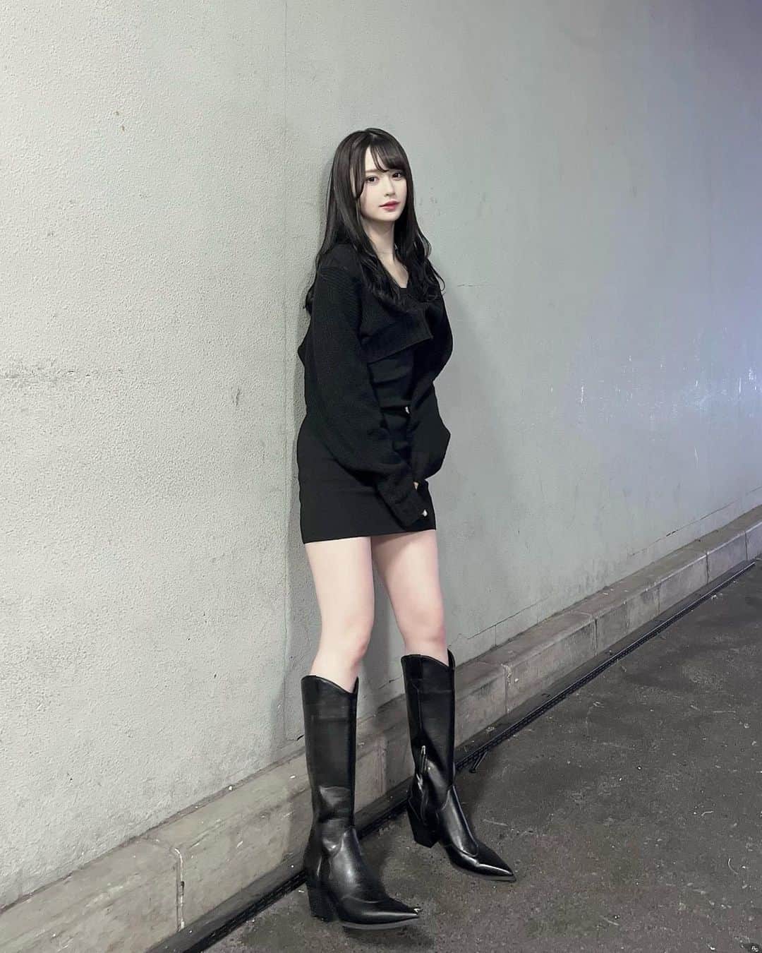 山本望叶さんのインスタグラム写真 - (山本望叶Instagram)「むぅ(｡･･｡) #ootd #code #コーデ #ブラックコーデ #モノトーンコーデ #ロングブーツ #emoda」2 ...