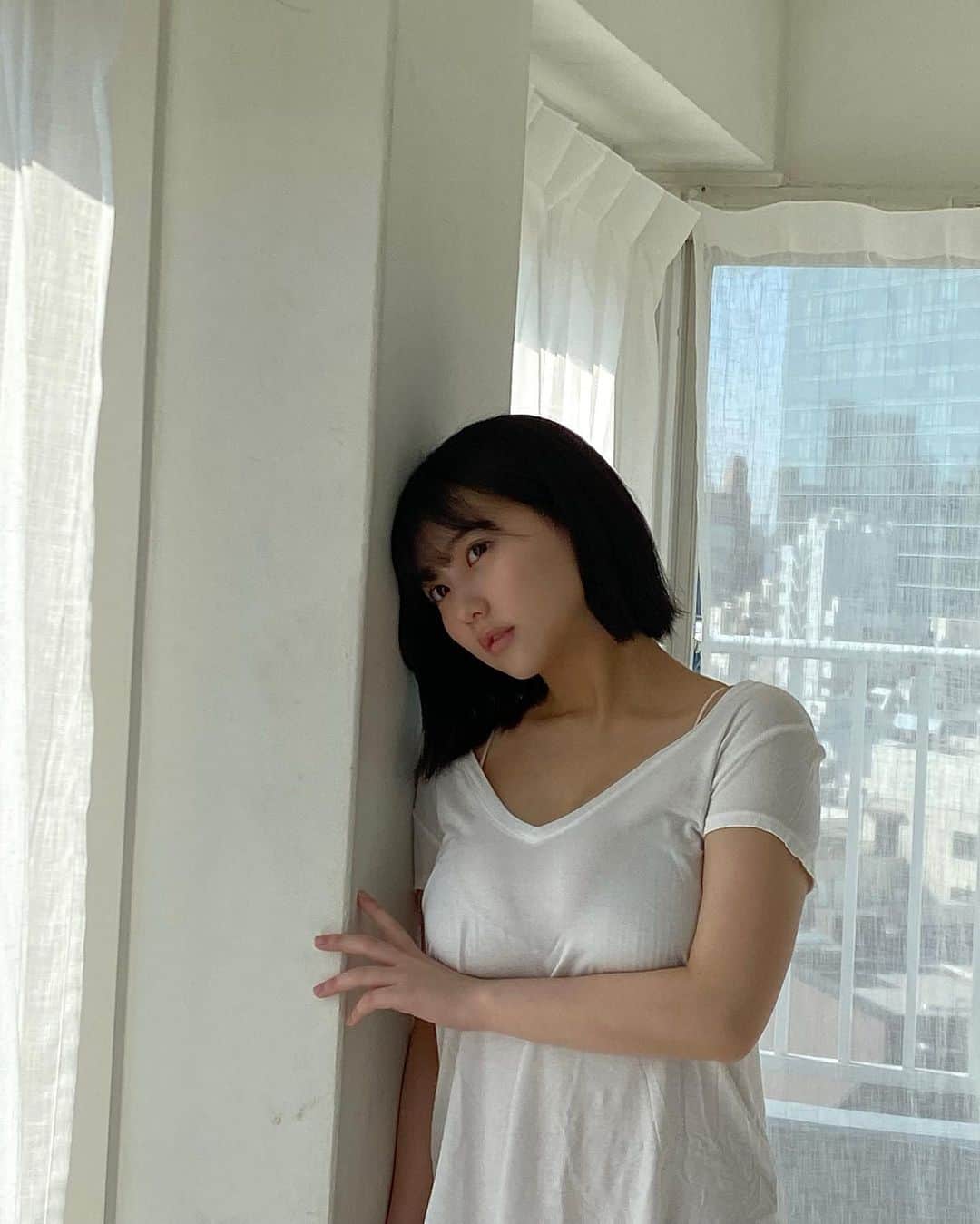 田中美久さんのインスタグラム写真 - (田中美久Instagram)「BUBKAオフショット☀️ 天気が良くて良かった〜 #HKT48 #田中美久 #加工カメラ と #無加工カメラ #sky ...