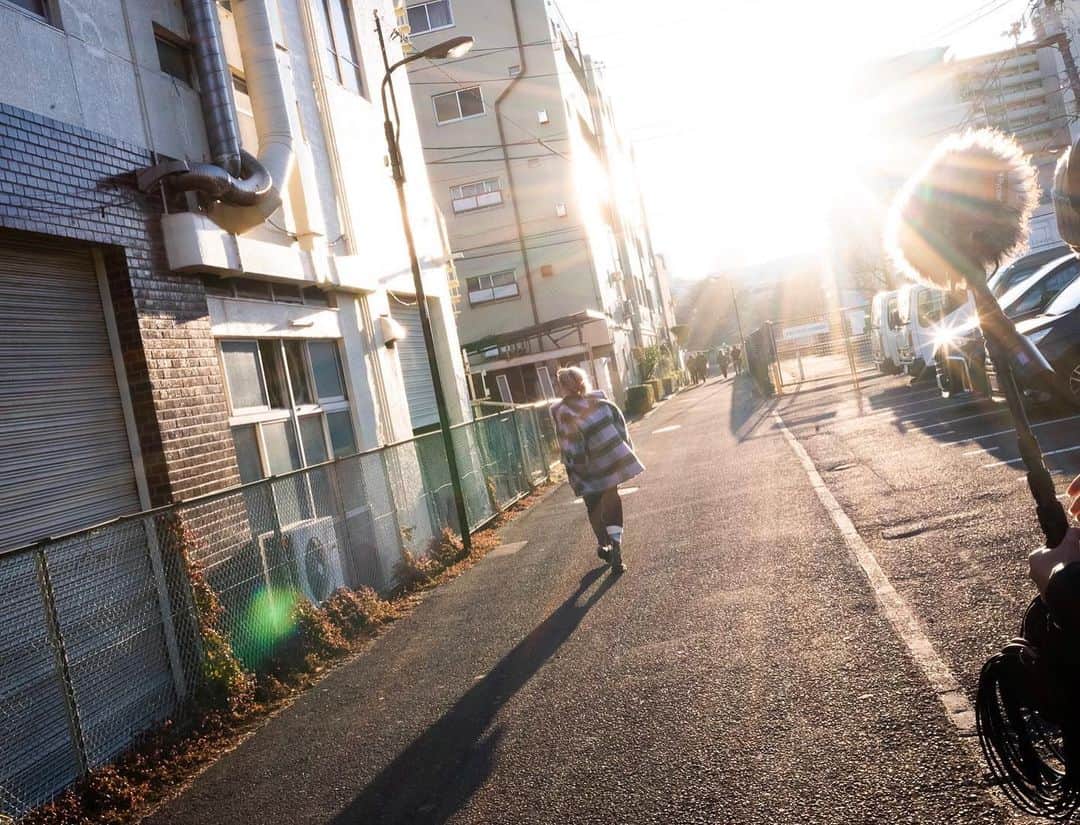 LiSAさんのインスタグラム写真 - (LiSAInstagram)「おはよ〜☀︎ 『#SUUMO』新Webムービー「未来をつくる部屋探し 〜歌手 LiSA〜」篇 が公開されました🎥 東京の ...