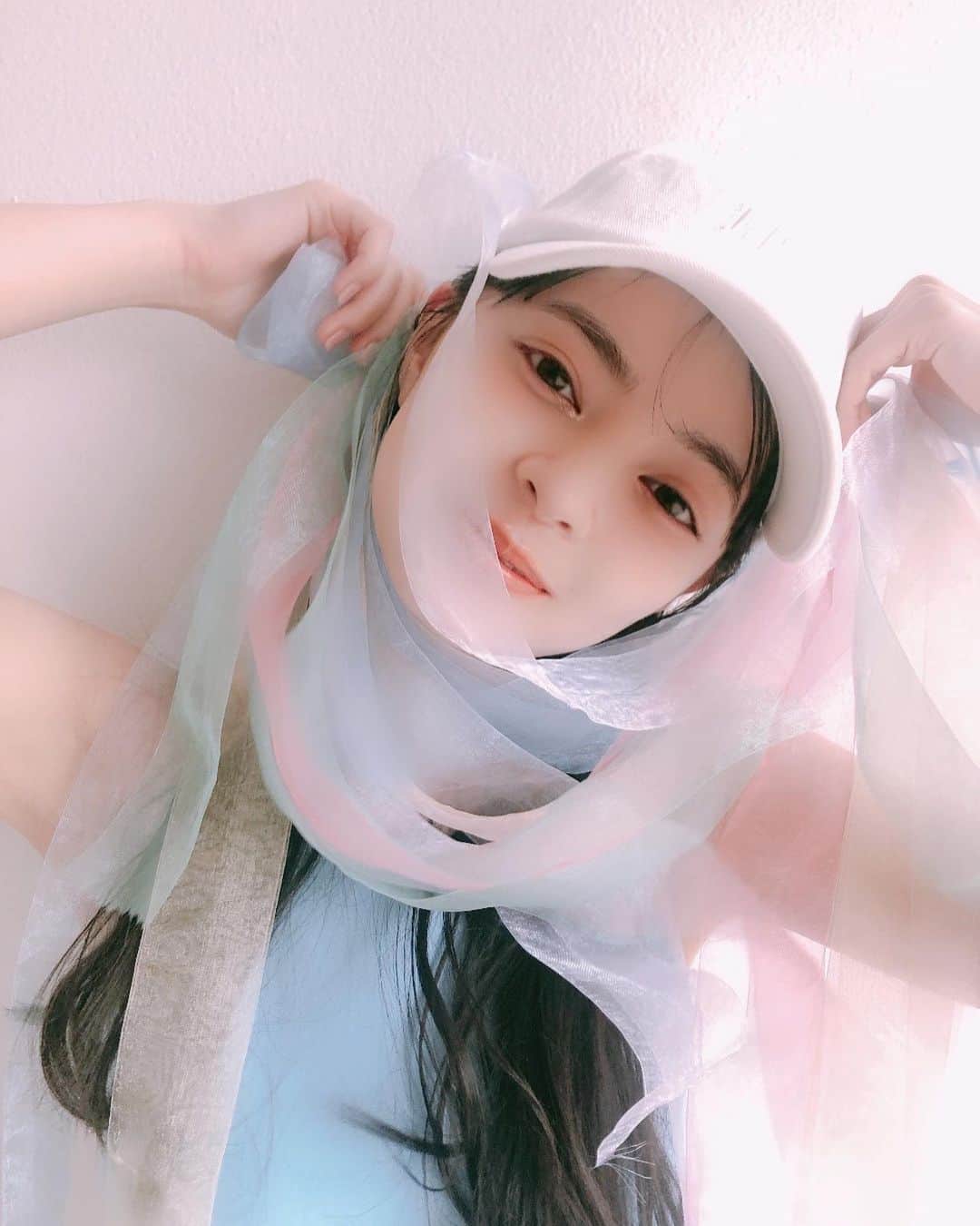 アール編集部さんのインスタグラム写真 - (アール編集部Instagram)「夜ふかしの皆サマに天使をお届け👼 arweb限定コンテンツ #armore 3月号より 透明感大爆発♡上國料萌衣 ...