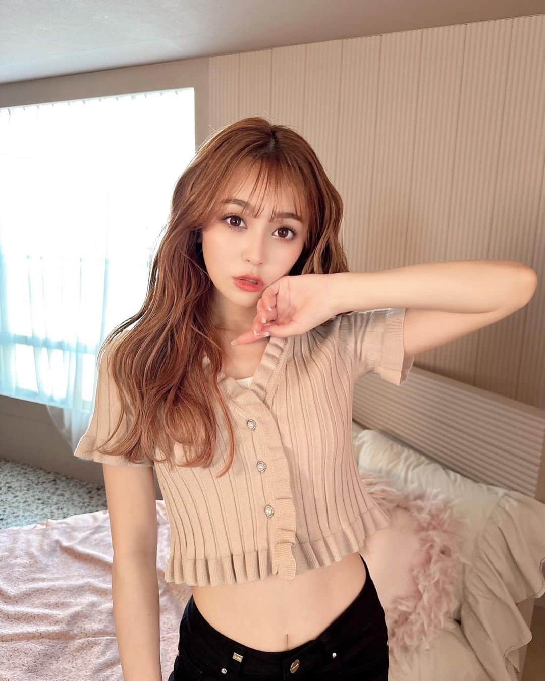 土屋怜菜（れいぽよ）さんのインスタグラム写真 - (土屋怜菜（れいぽよ）Instagram)「⁡ ⁡ @michellmacaron_official 撮影で大人っぽさん💗 いつもよりメイクが ...