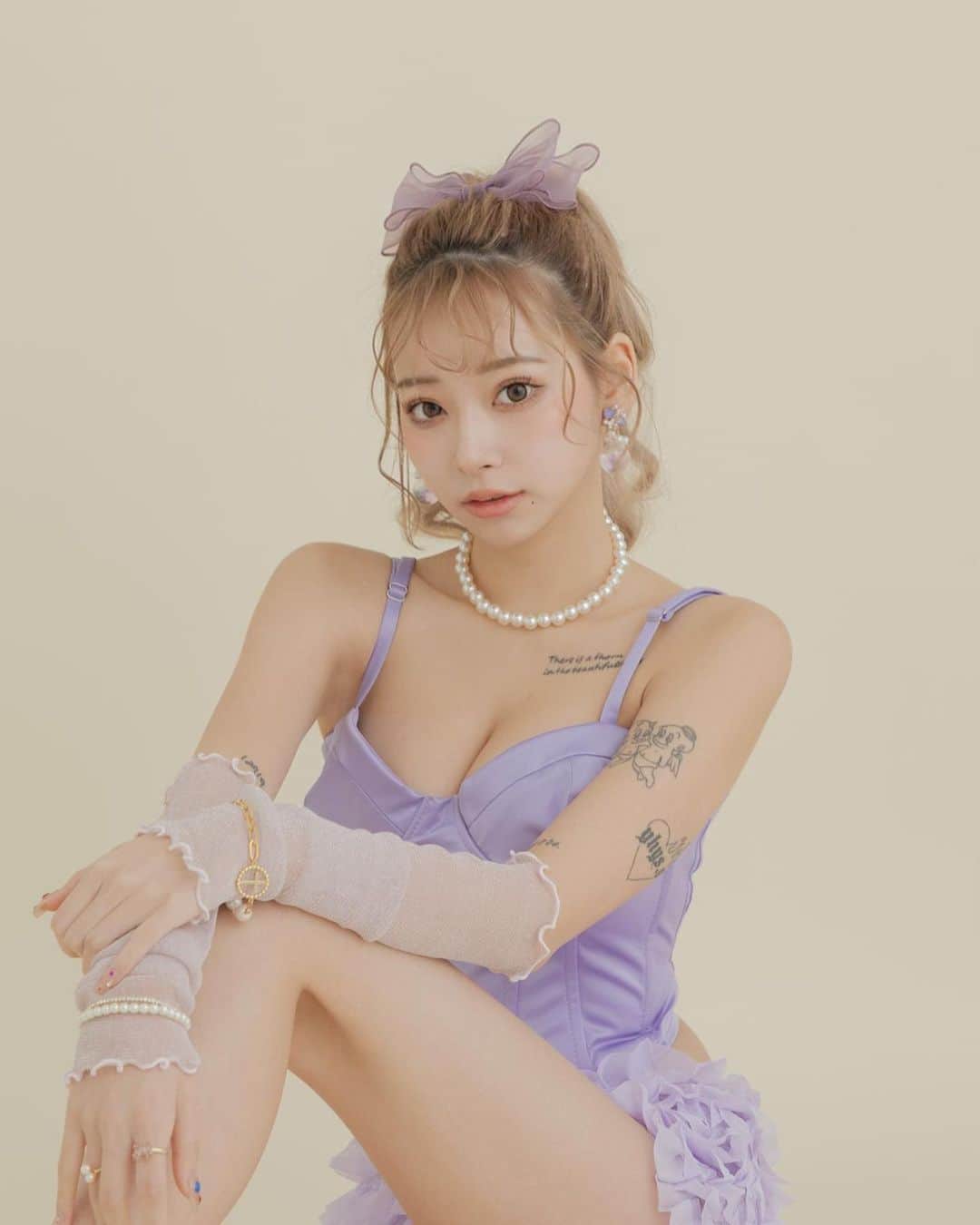 PyunA.(ぴょな)さんのインスタグラム写真 - (PyunA.(ぴょな)Instagram)「WEB表紙のオフショット💟🎀 今回の衣装ジェニちゃんのyou and me の衣装みたいで ...