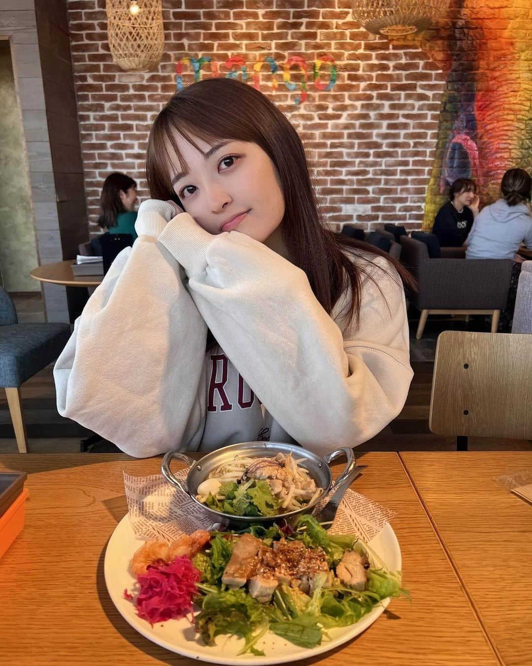 柳瀬さきさんのインスタグラム写真 - (柳瀬さきInstagram)「なおちゃんとランチして きたよん☺️🫶 @wbx_nao」3月8日 16 ...