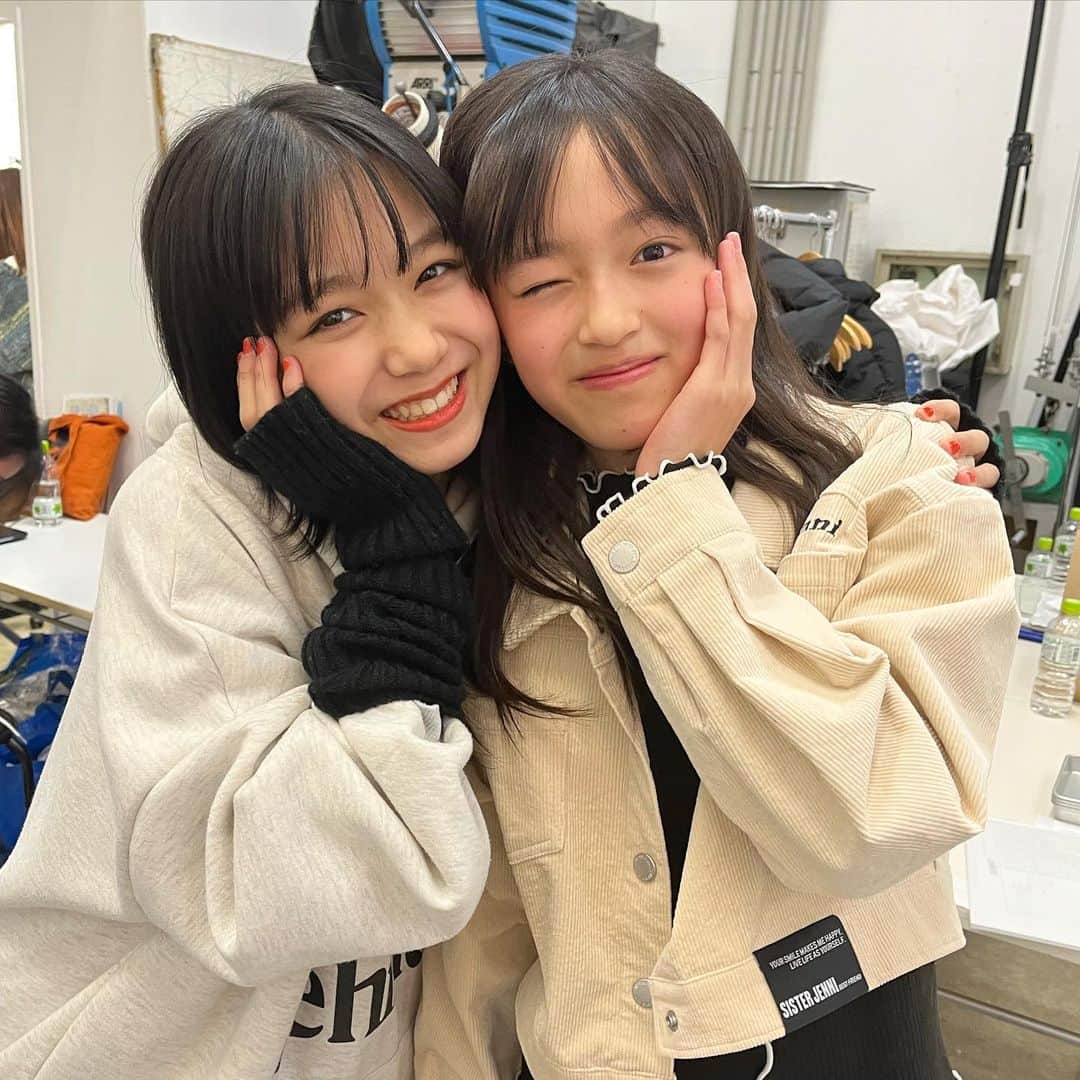 ニコ☆プチさんのインスタグラム写真 - (ニコ☆プチInstagram)「🥰🫶🏻🌟 同じ小6で仲よしなワカナとイオリ💓 ツーショを撮ってた2人を激写しちゃった😚 #ニコプチ #ニコプチモデル ...
