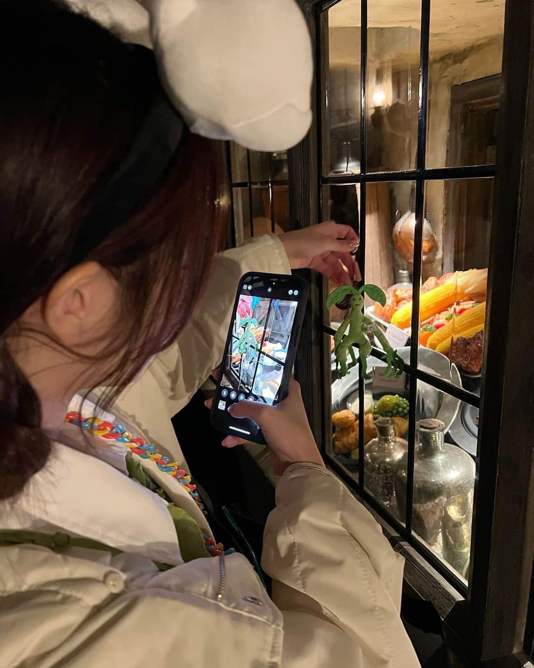 桃乃木かなさんのインスタグラム写真 - (桃乃木かなInstagram)「USJ🌏 大好きなハリポタエリアの写真！ オリバンダーさんにまた選んでもらったので 無事3本目の杖ゲットです ︎ ...