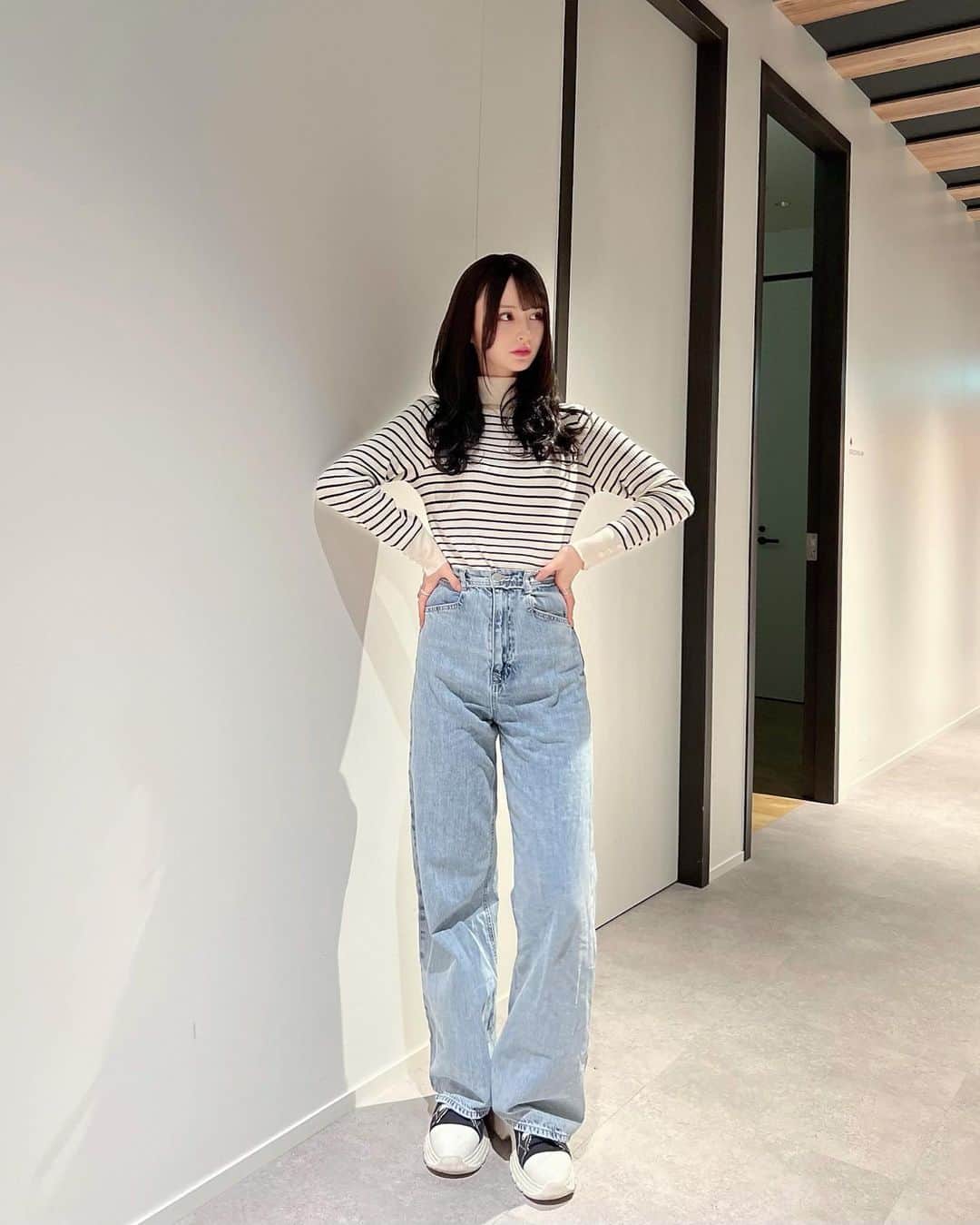 山本望叶さんのインスタグラム写真 - (山本望叶Instagram)「ねえねえ #ootd #code #コーデ #春服コーデ #ニットコーデ #タートルネック #emoda #ウェーブ巻き ...