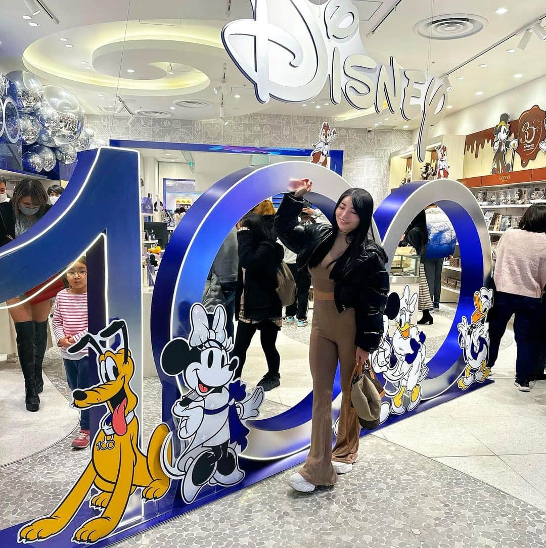 meruさんのインスタグラム写真 - (meruInstagram)「#disney100 #disneystore」3月23日 17時11分 ...