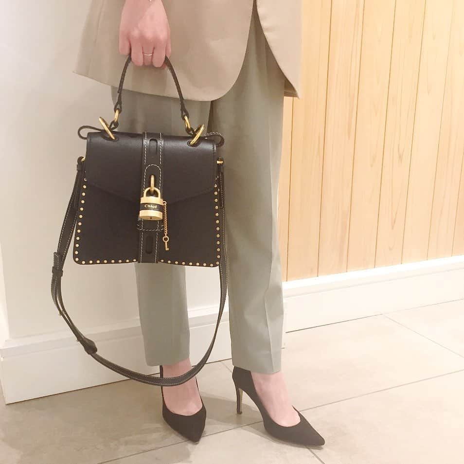 Bijouxthreecさんのインスタグラム写真 Bijouxthreecinstagram 「《chloe》 スタッズがかっこいい印象