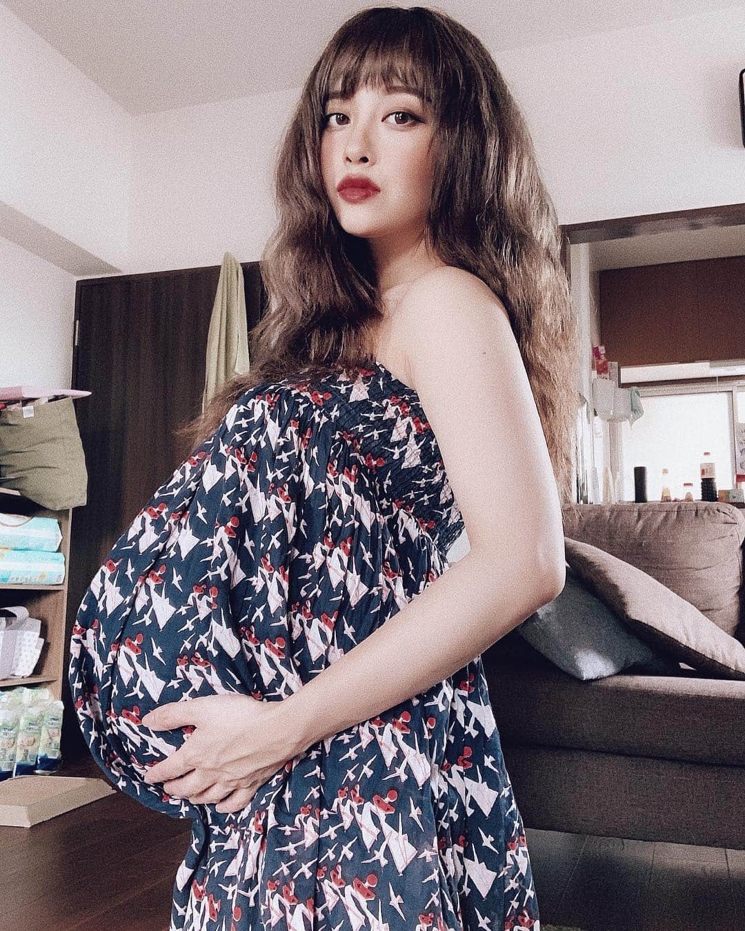 JESSY.Uさんのインスタグラム写真 - (JESSY.UInstagram)「あぢぃ〜〜ね ちょこっとおなか痛いけど まだ陣痛ほどじゃないな ・ ・ ・#妊娠 #妊娠40週 #プレママ ...