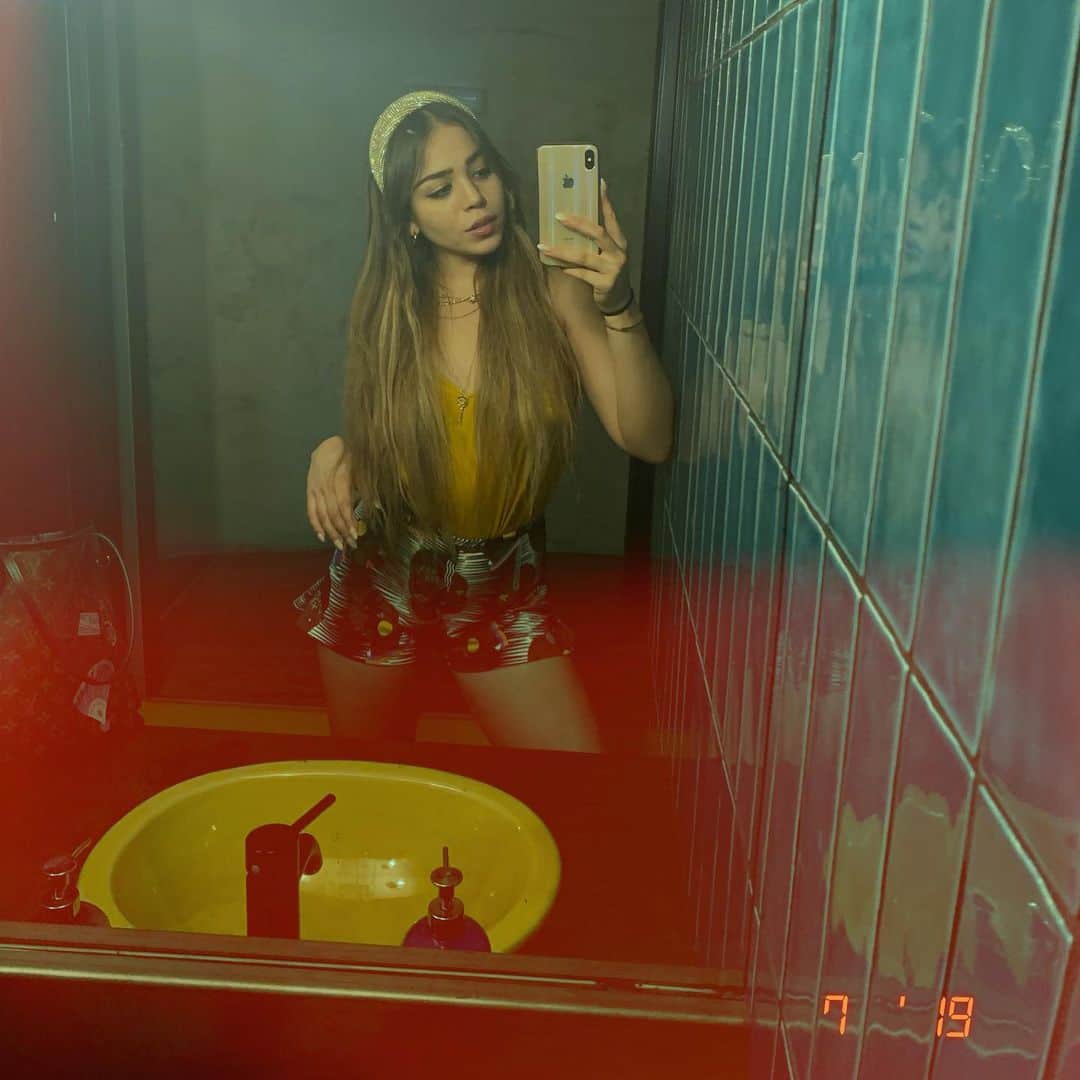 Danna Paolaさんのインスタグラム写真 Danna Paolainstagram 「not Always Happy 🙃」7月